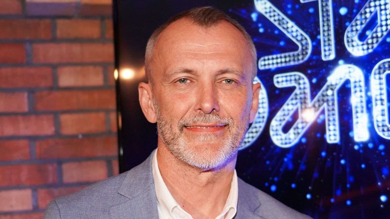 Jan Tománek ve StarDance vymění porotcovský pult za taneční parket | Stream